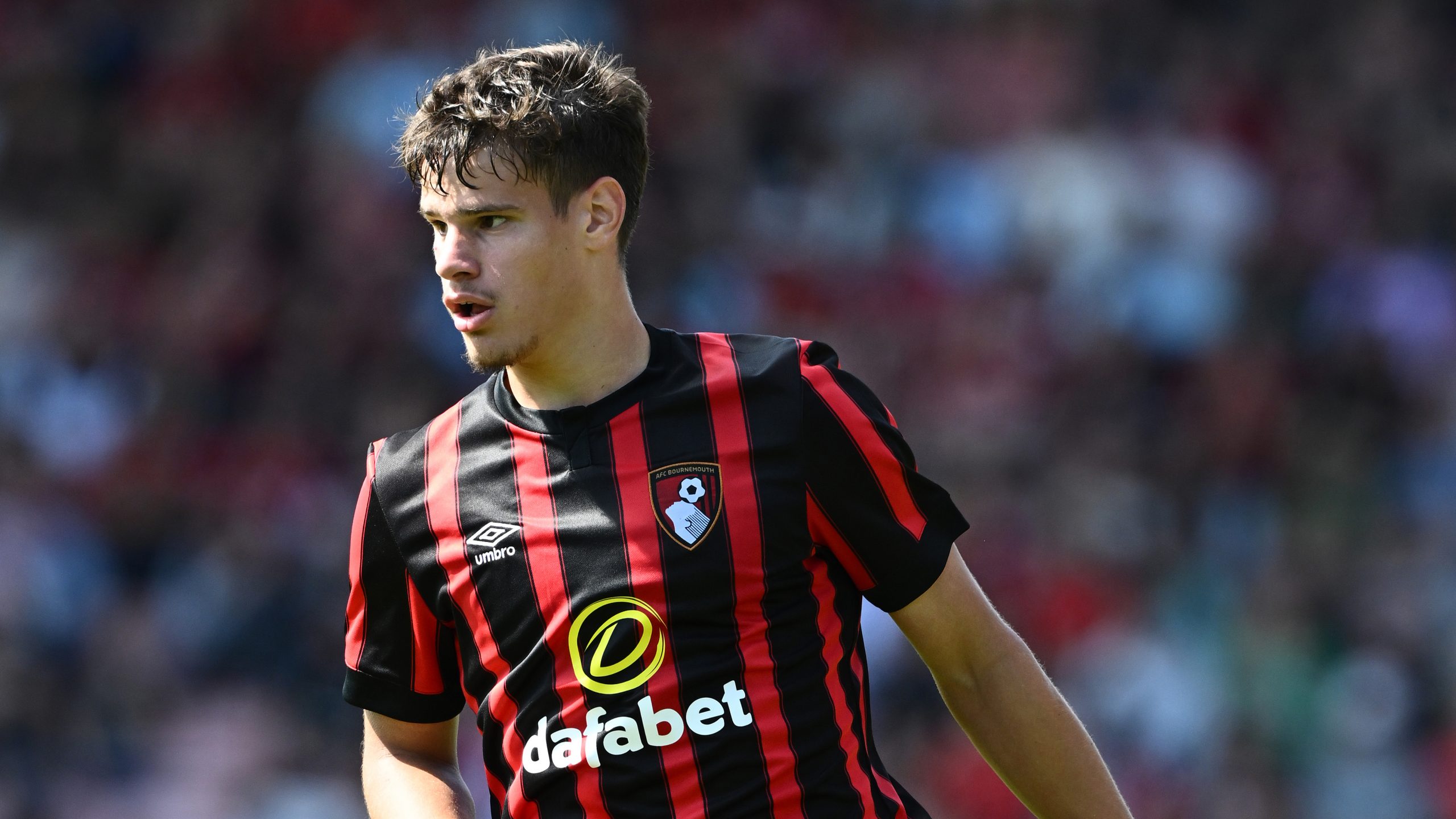 Kerkez Milos kezdőként debütált a Premier League-ben, a Bournemouth ...
