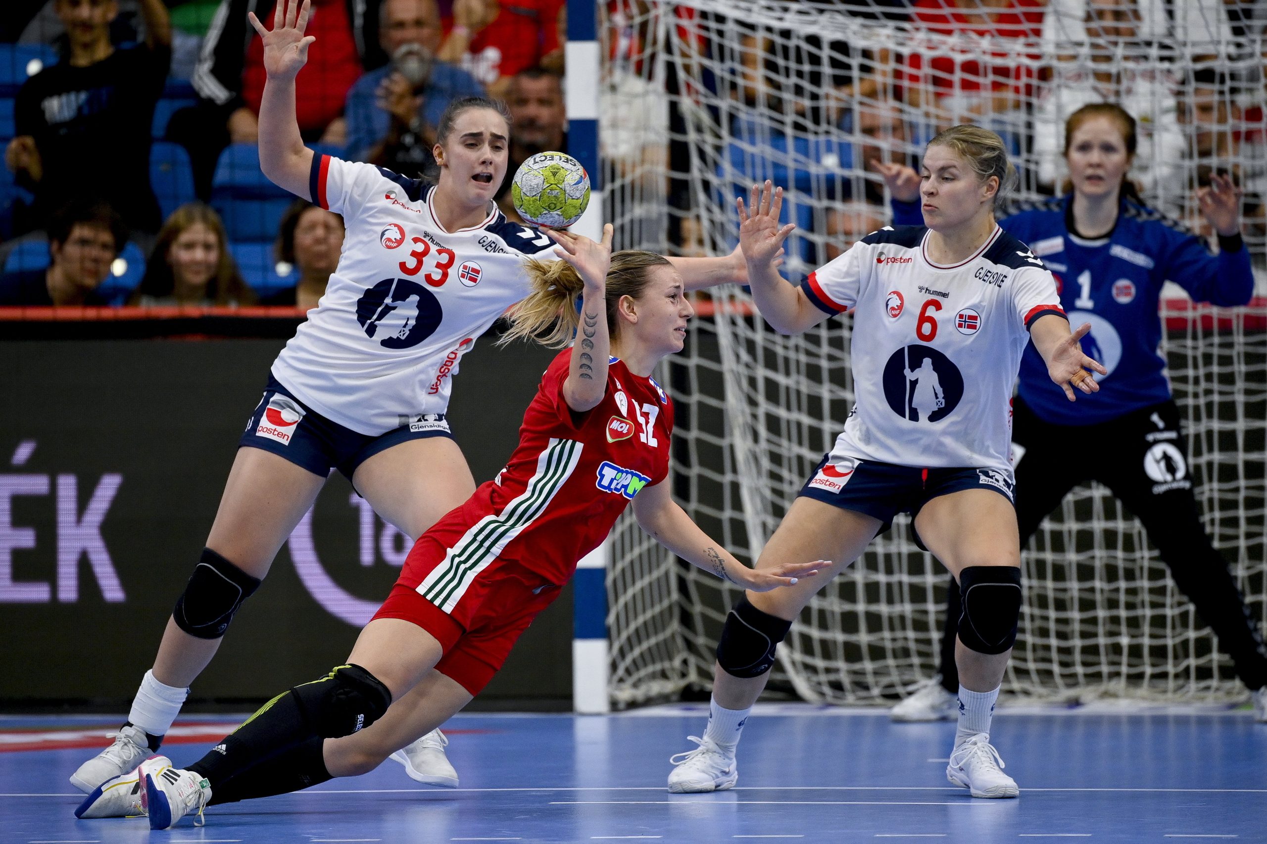 Szoros első félidő után héttel kikapott a norvégoktól a magyar női ...