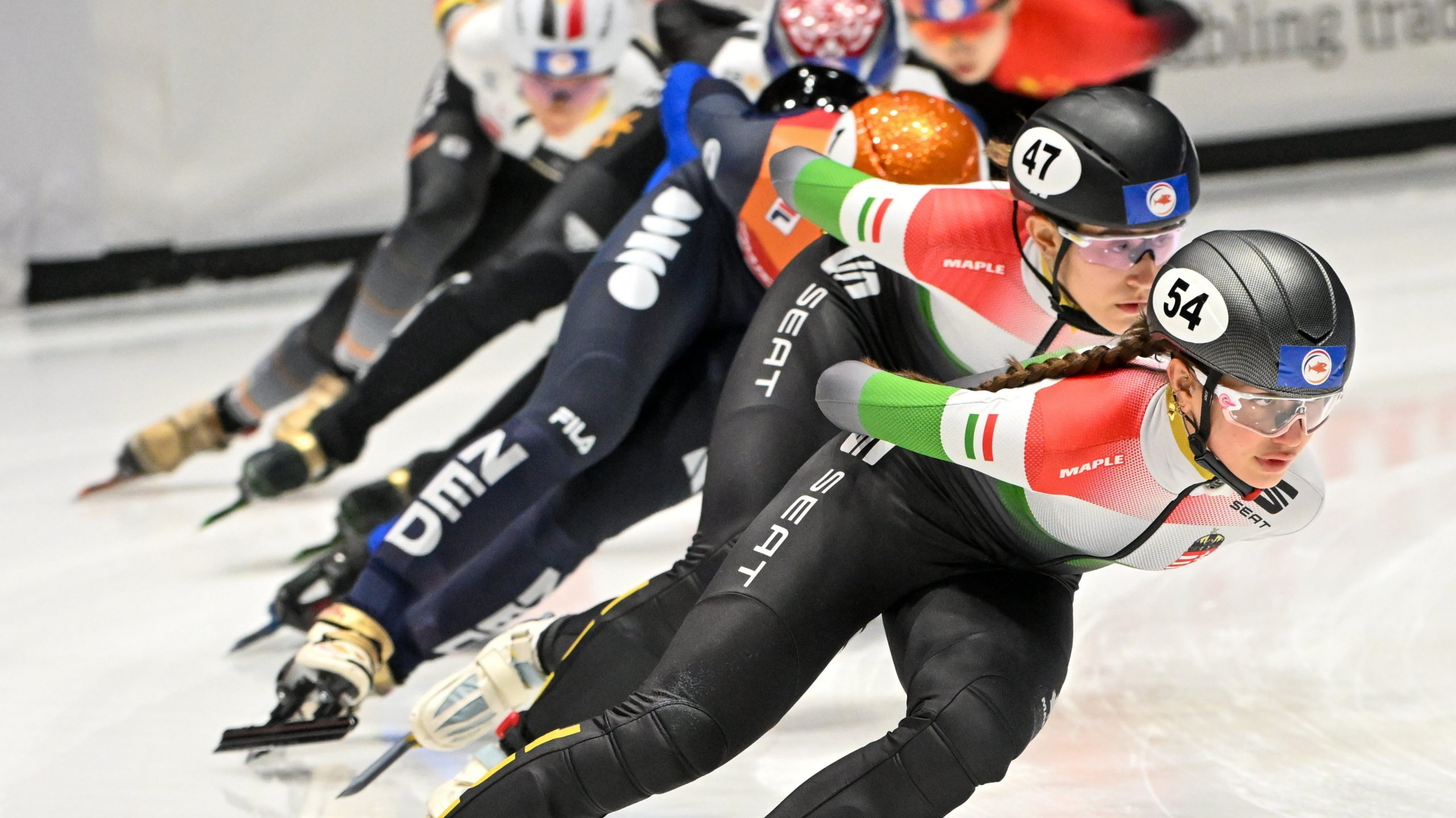 Sziliczei-Német Rebeka 3., Somodi Maja 5. lett az 1500 méter B ...