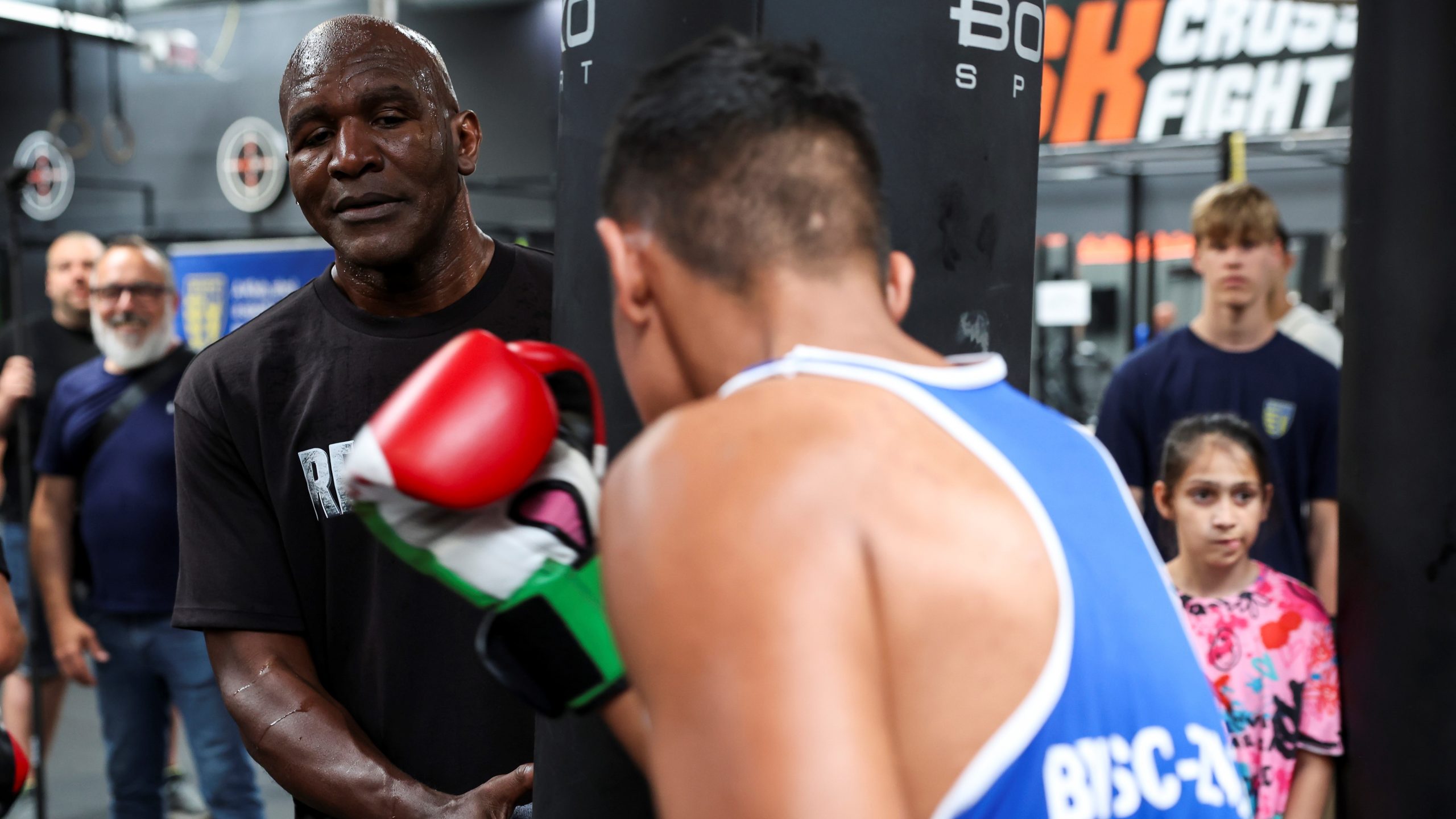 Evander Holyfield tartott edzést a BVSC fiatal ökölvívóinak | M4 Sport