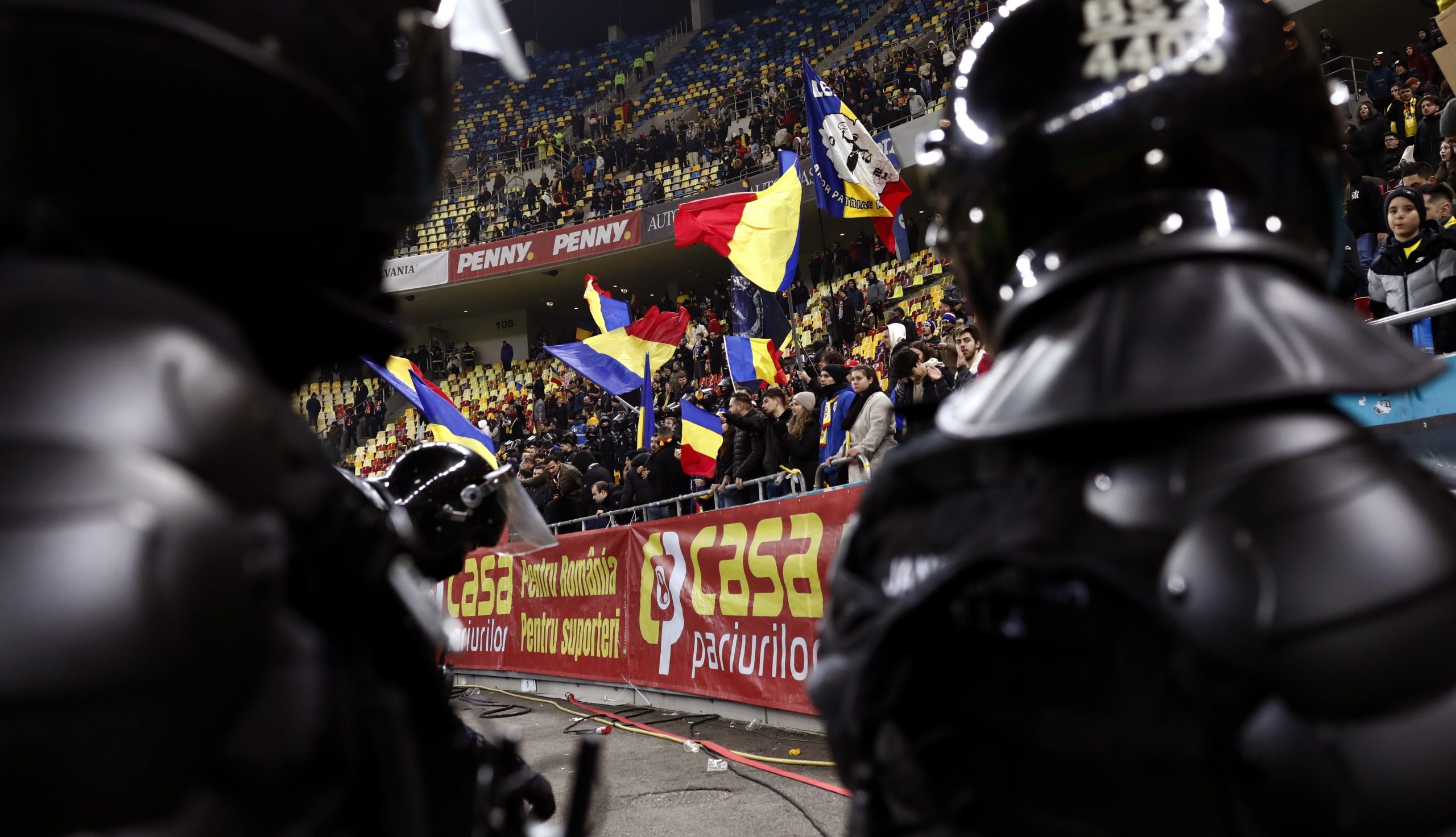 Levonult a pályáról a koszovói válogatott Romániában | M4 Sport