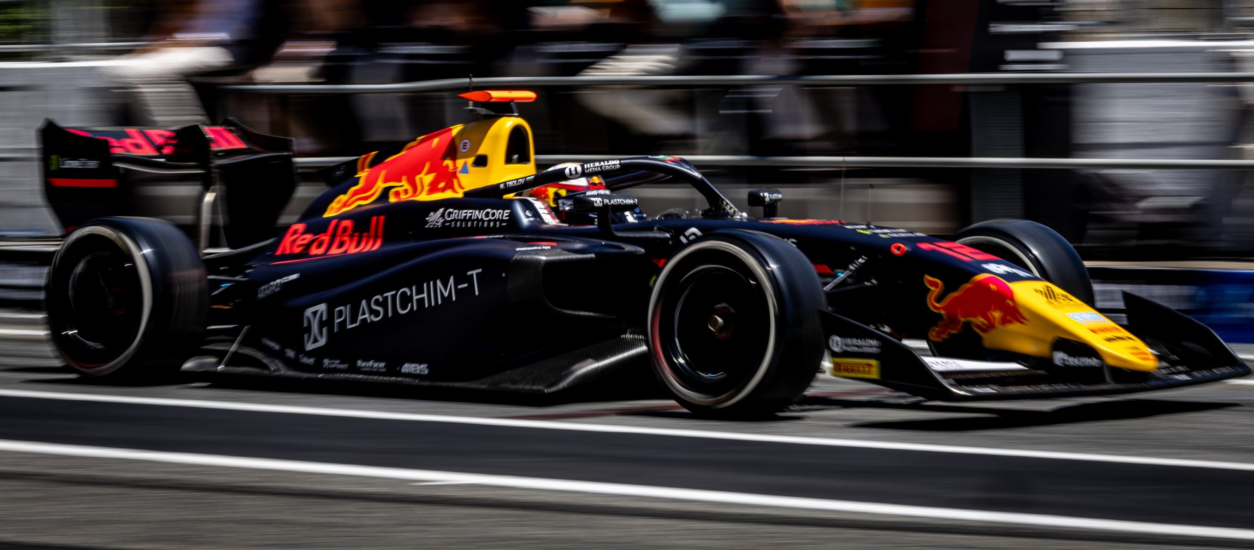 F3: Colov nyerte az időmérőt Silverstone-ban | M4 Sport