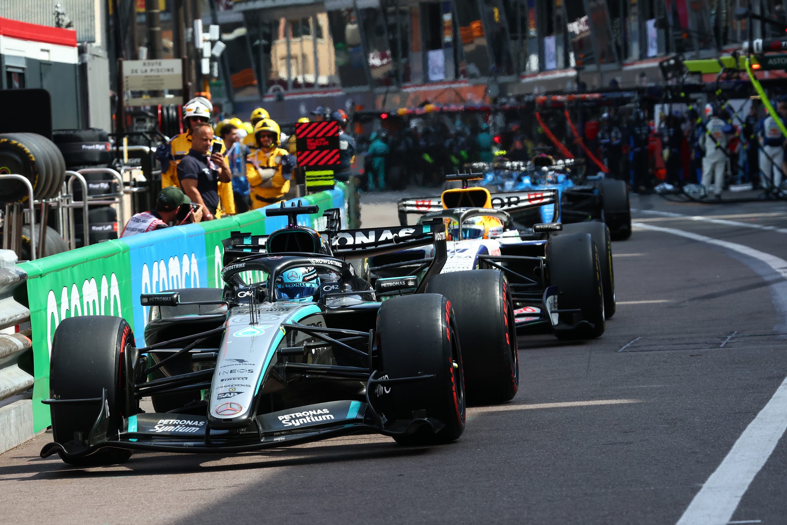Káosz a büntetések körül: Russell próbálta javítani a Mercedes hibáját ...