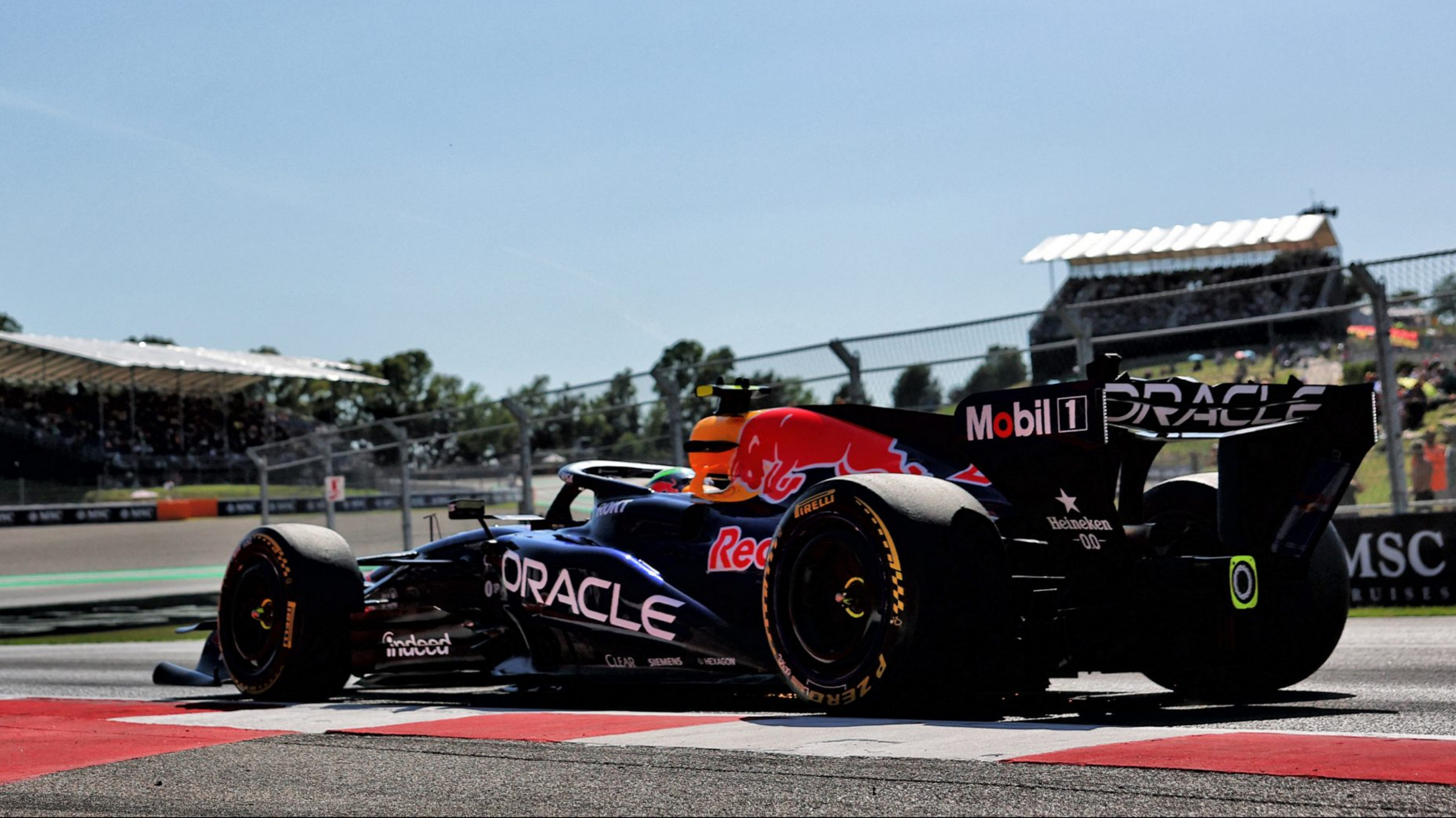 Nem hagyja annyiban a Red Bull a motorügyet: nagyfőnökük az FIA ...