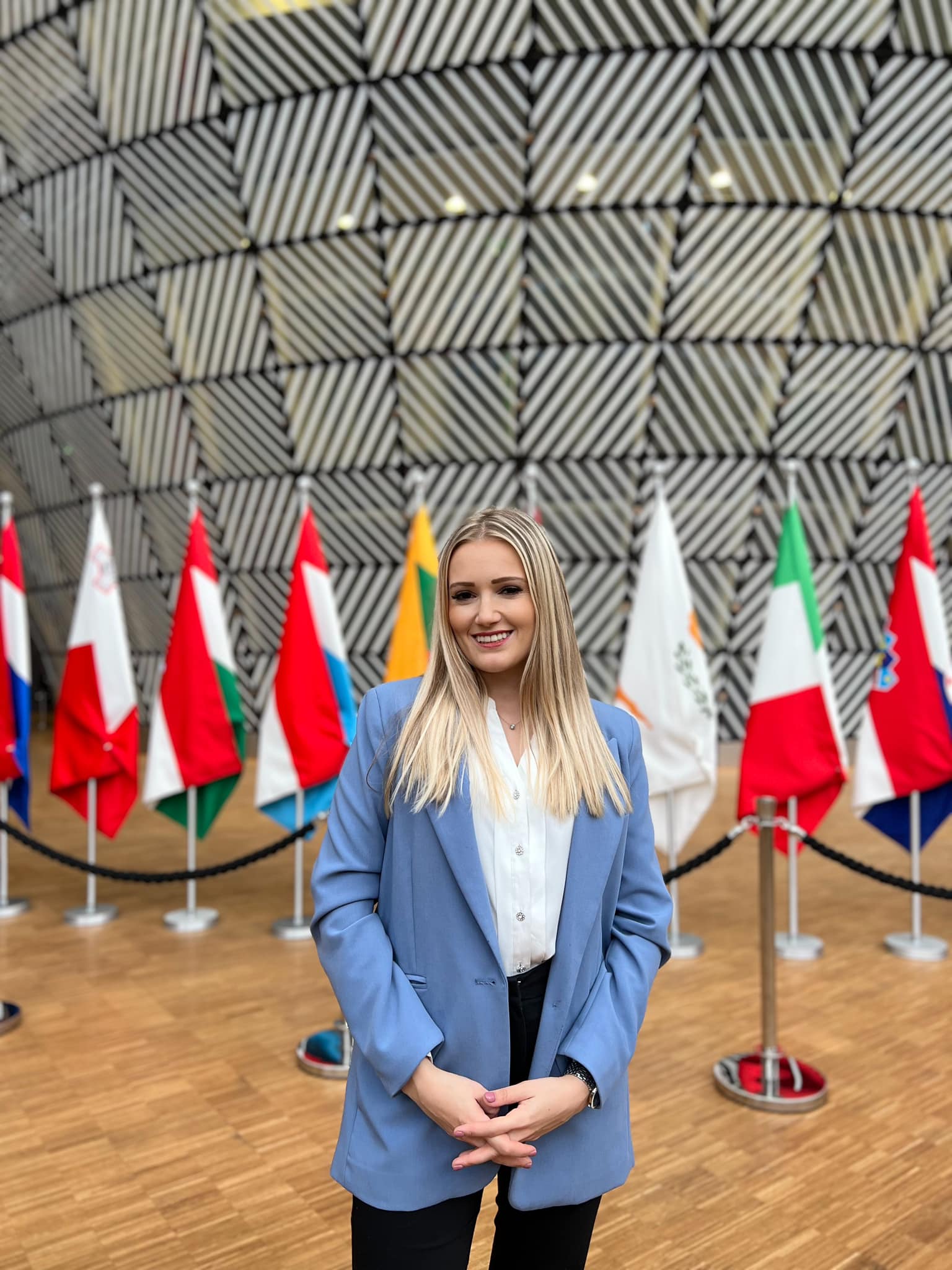 Változás kell Brüsszelben és Budapesten – Lajkó Fanni a hirado.hu-nak a ...